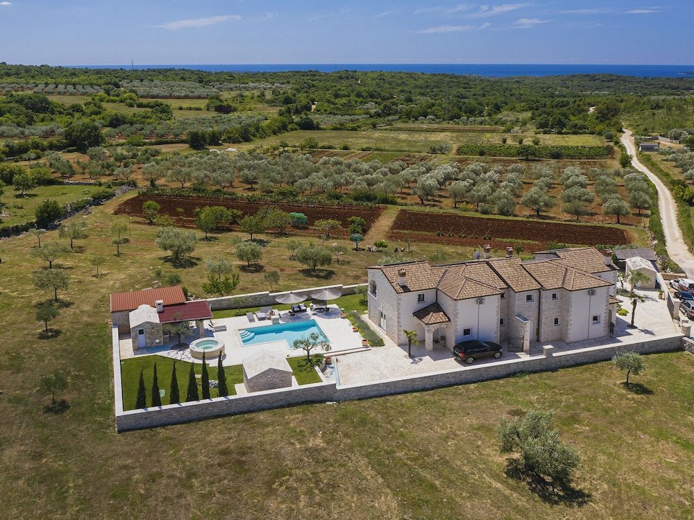 Otel Charming Villa With Heated Pool Near Rovinj, Dünya, foto