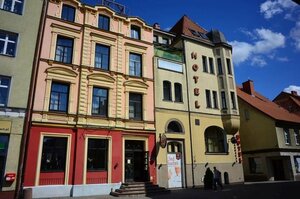 Hotel Bartis (Warmian-Masurian Voivodeship, Powiat Bartoszycki, Bartoszyce, Plac Konstytucji 3 Maja), otel  Bartoszyce'den