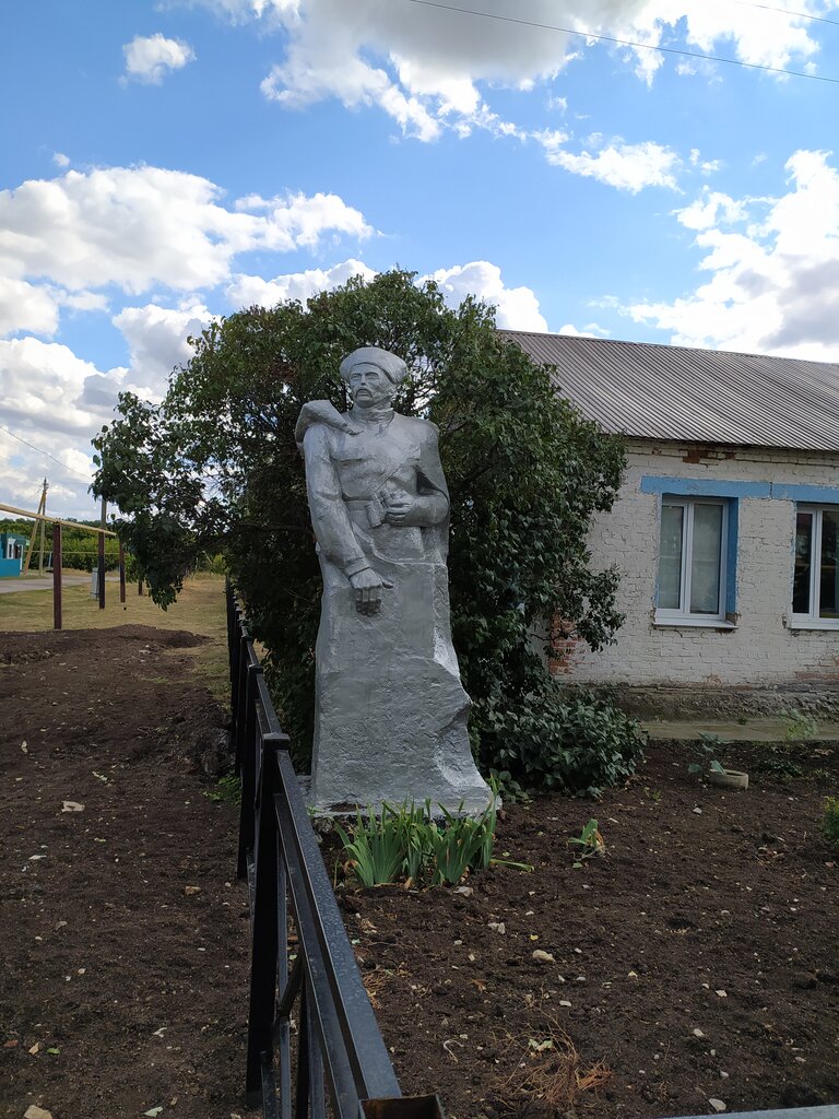 Anıt, heykel В.И. Чапаев, Saratovskaya oblastı, foto