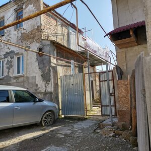 Mini-gostinitsa Mitridat (улица 8 Марта No:19, Феодосия), otel  Feodosya'dan (Kefe'den)