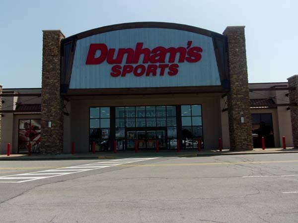 Spor giyim ve ayakkabı Dunham's Sports, Pennsylvania, foto
