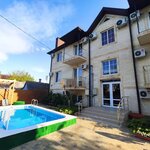 Premier (Naberezhnaya ulitsa No:48, stanitsa Golubitskaya), otel  Krasnodarski krayından