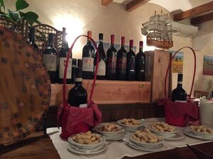 Ristorante Pizzeria Il Veliero (Lombardy, Provincia di Milano, Legnano, Via Don Minzoni, 48), pizzacılar  Lombardiya'dan