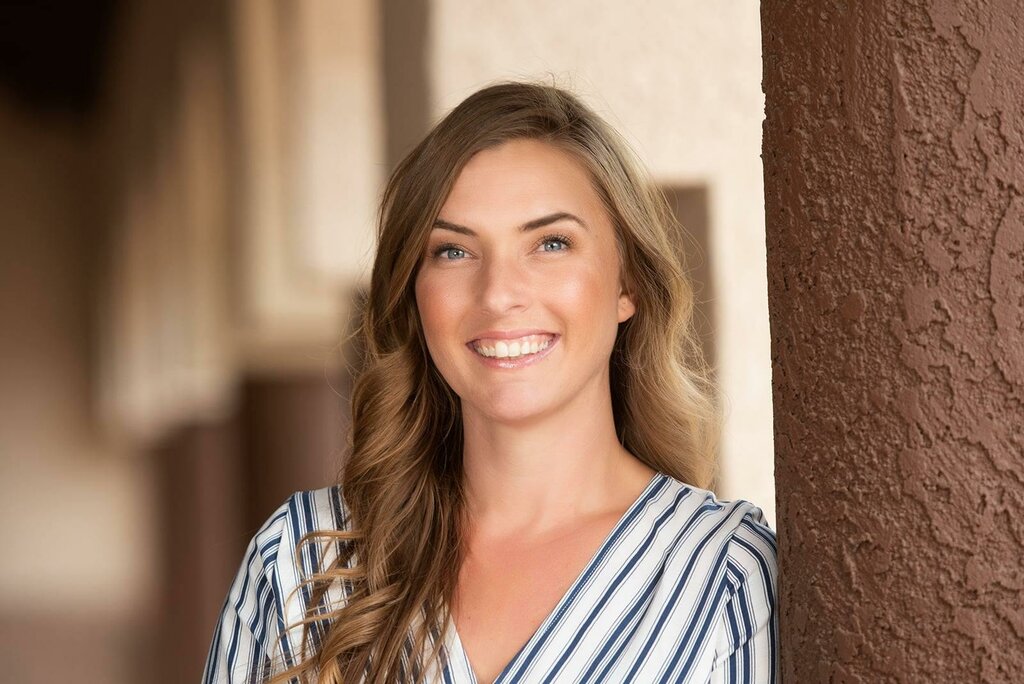 Sigorta şirketleri Brittni Gutman: Allstate Insurance, Arizona Eyaleti, foto