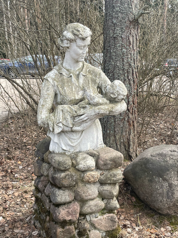 Park, sokak heykeli Мать и дитя, Saint‑Petersburg, foto