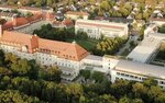 Schön Klinik München Harlaching - Fachzentrum für konservative Orthopädie, Rehabilitation und spezielle Schmerztherapie (Harlachinger Straße No:51), tıp merkezleri ve klinikler  Münih'ten