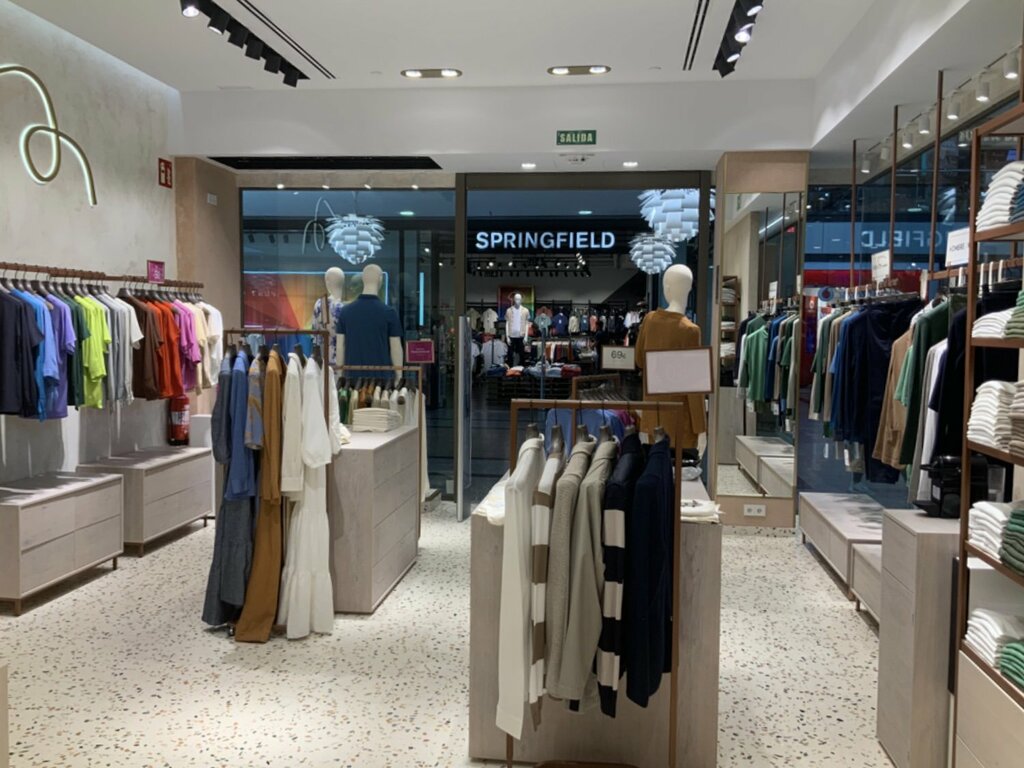 Giyim mağazası Falconeri, Marbella, foto