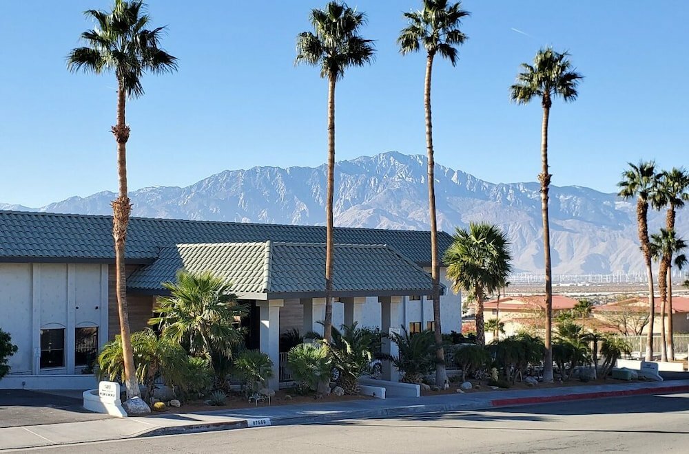 Otel Azure Palm Hot Springs, , foto