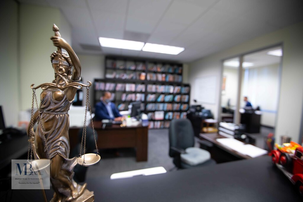 Avukatlar The Law Offices of Michael Burgis & Associates, Commerce, foto