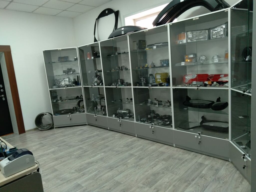 Otomobil yedek parçaları Griffin, Krasnoyarski krayı, foto