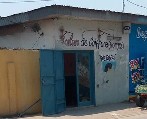 Salon De Coiffure Homme (Brazzaville, Commune de Bacongo, Rue Lascony Bacongo), berberler  Brazzaville'den
