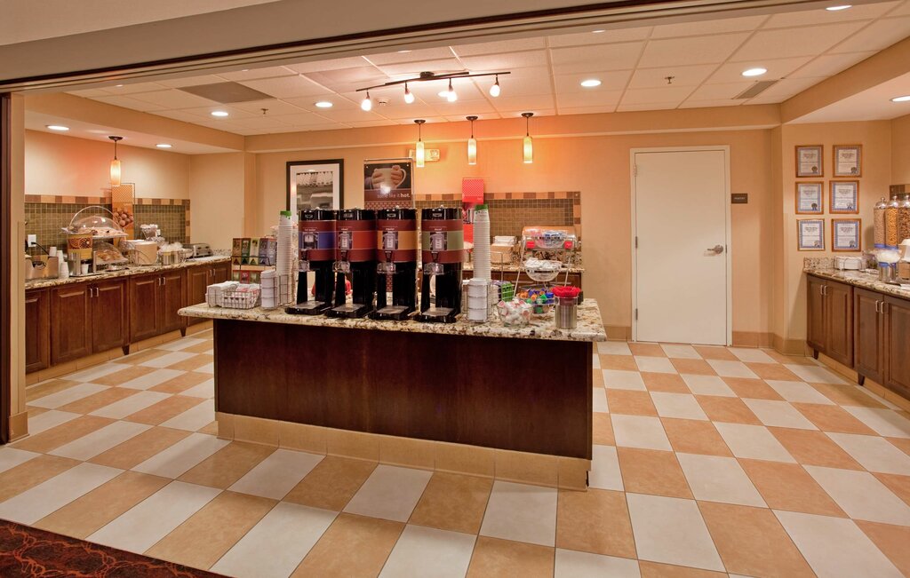 Otel Hampton Inn & Suites Watertown, Watertown, foto