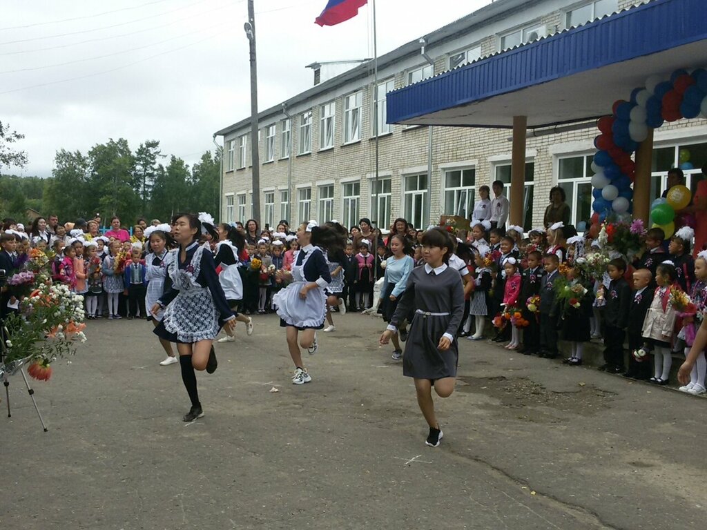 Ortaokul Munitsipalnoye byudzhetnoye obshcheobrazovatelnoye uchrezhdeniye srednyaya obshcheobrazovatelnaya shkola Selo Bulava, Habarovski krayı, foto