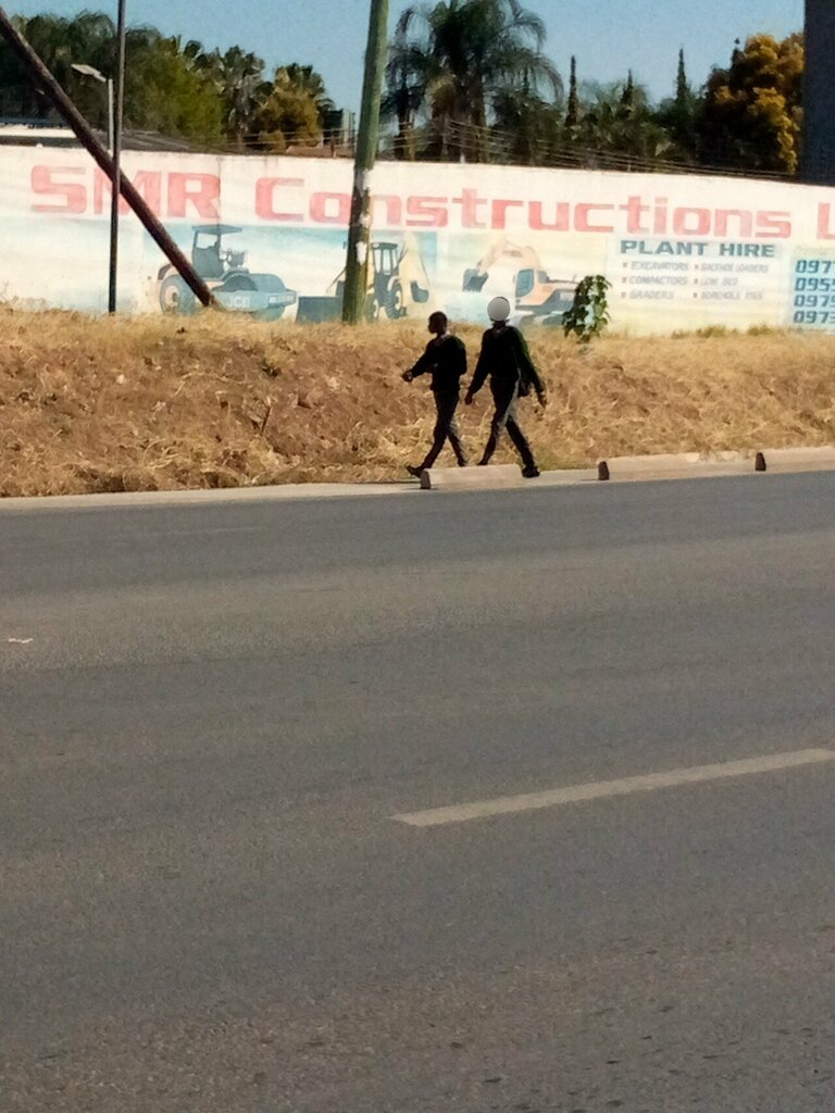 Bahçe ekipmanları ve teknolojileri SMR Constructions, Lusaka, foto