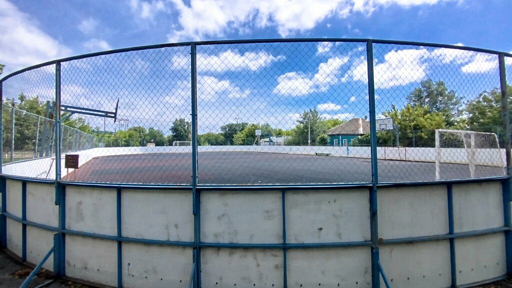 Spor alanı Футбольно-баскетбольная площадка, Voronejskaya oblastı, foto