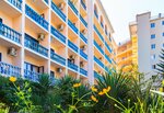 Sea Star Apart Lazarevskoe (Pobedy Street No:153с2, Lazarevskoe Residential District), daireler  Soçi'den