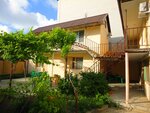Guest house on Tolstoy, 48 (ulitsa Tolstogo No:48), otel  Anapa'dan