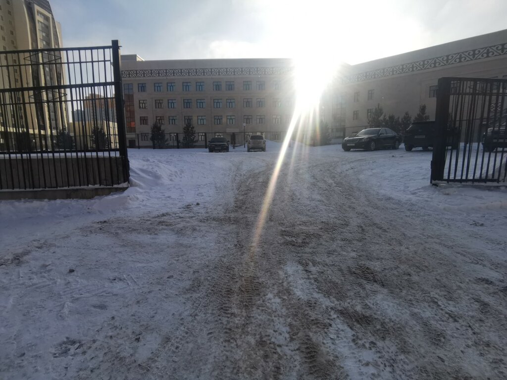 Otoparklar Car Park, Astana, foto