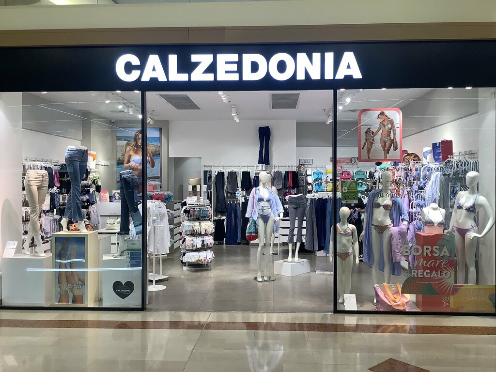 Giyim mağazası Calzedonia, Puglia, foto