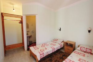Гостевой дом № 3 (Школьная улица No:1, село Зеленогорье), otel  Kırım Cumhuriyeti'nden