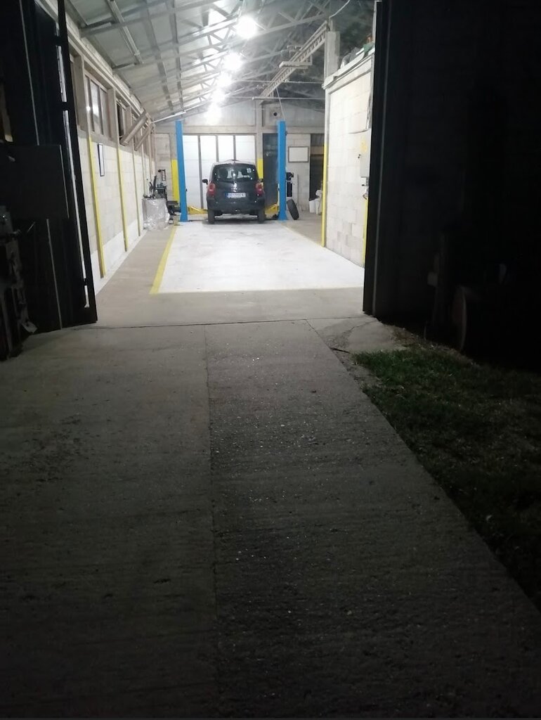 Otomobil servisi Vuković, Belgrad, foto