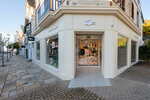 Lacoste (Pays de la Loire, Loire-Atlantique, Arrondissement de Saint-Nazaire, La Baule-Escoublac, Avenue du Général de Gaulle), giyim mağazası  La Baule'den