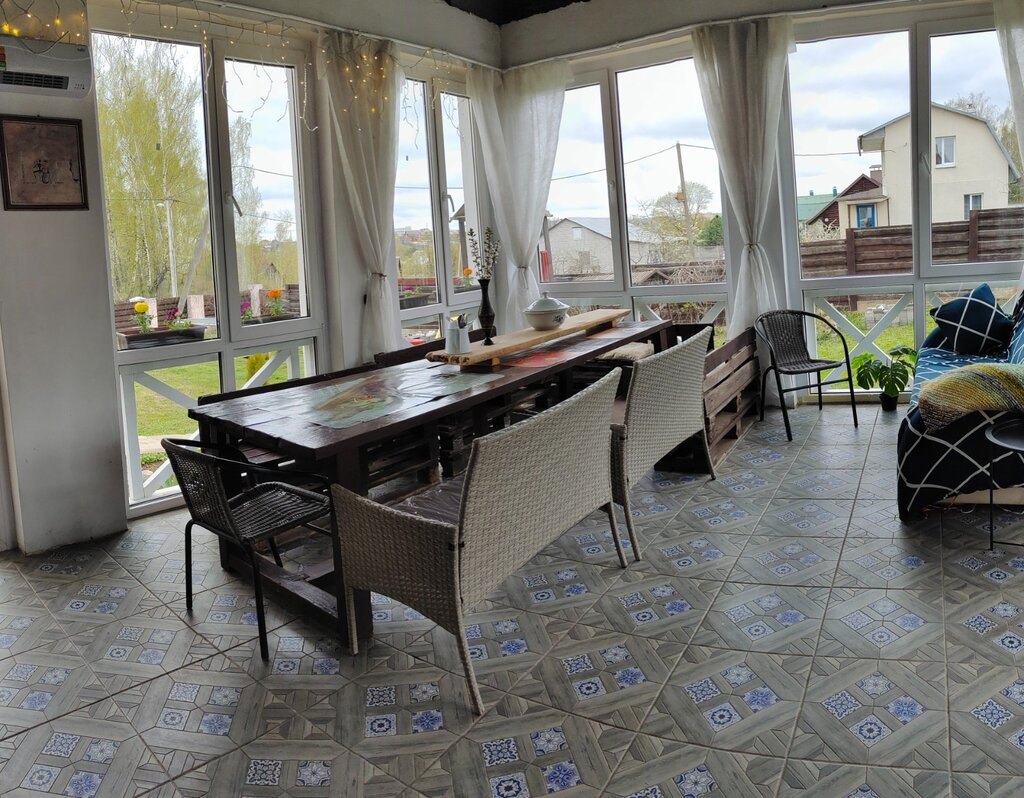 Kültürel etkinlikler için kiralık alanlar Terrasa White Villa, Minskaya oblastı, foto