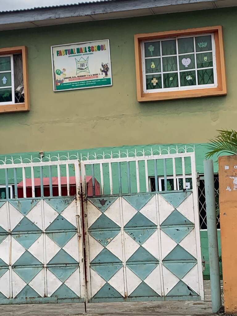 Ortaokul Factual hall school, Lagos, foto