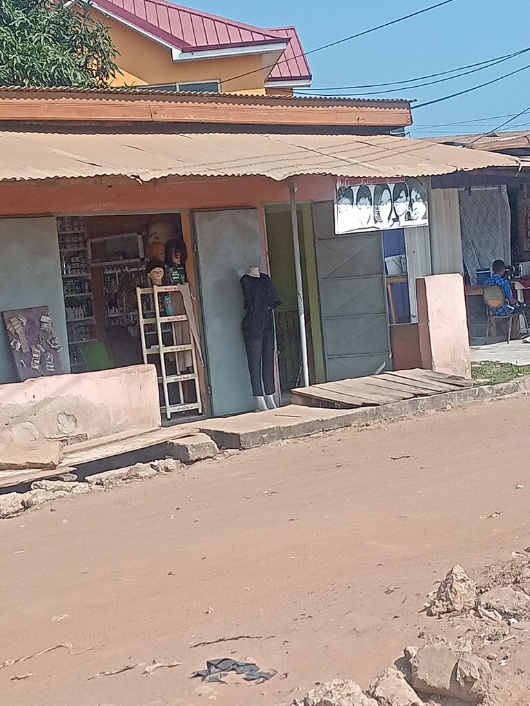 Güzellik salonu Nyame ne hene salon, Akra, foto