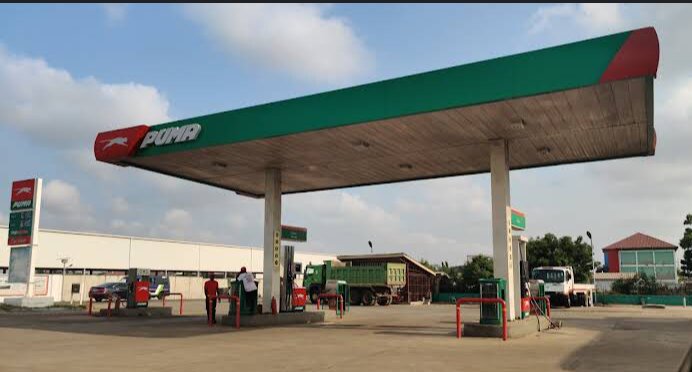 Benzin istasyonu PUMA Filling Station, Dünya, foto