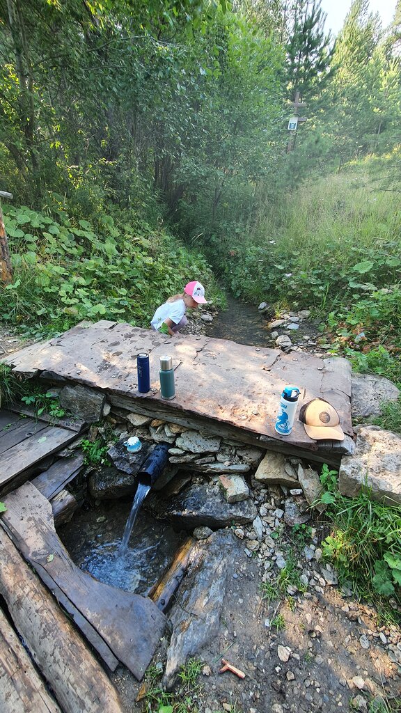 Pınar, çay Spring, stream, Başkurdistan, foto