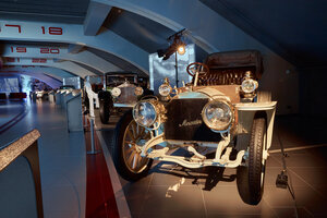 Igora Drive Auto Museum (Priozerskoye shosse No:3, derevnya Novozhilovo), müzeler ve sanat galerileri  Saint‑Petersburg ve Leningradskaya oblastından