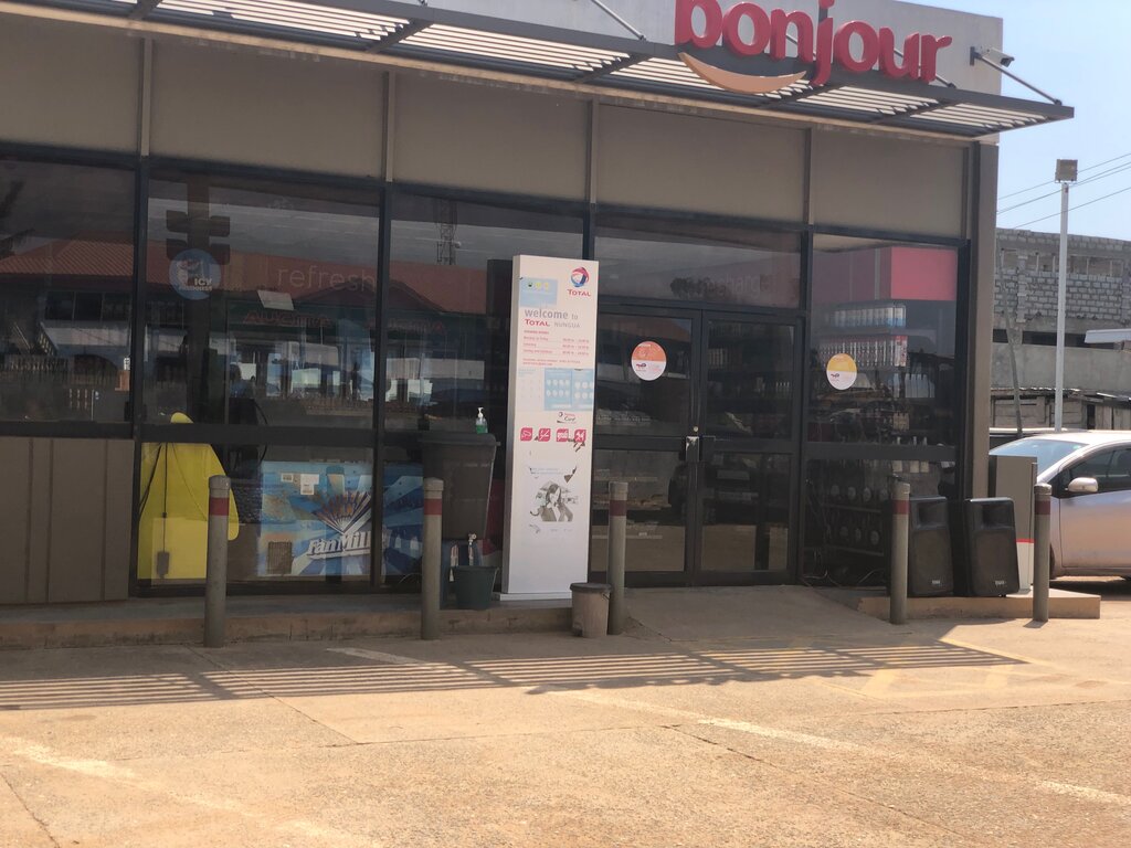 Benzin istasyonu Total Filling Station - Nungua Barrier, Dünya, foto
