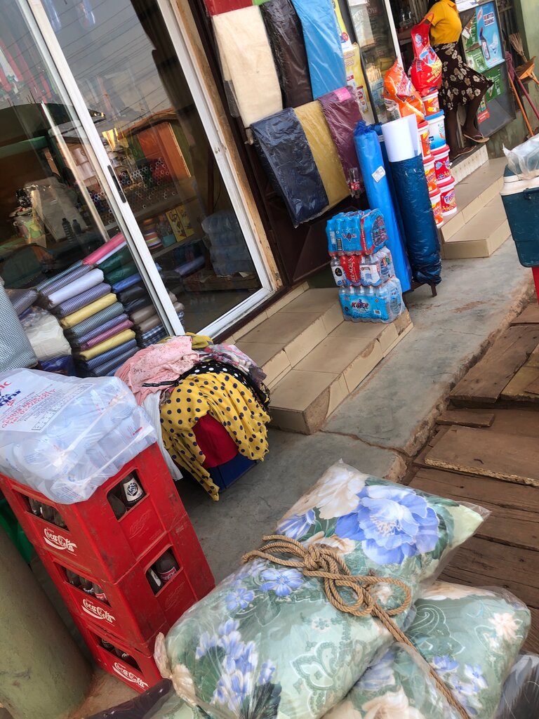 Giyim mağazası Boafo ne awurade, Dünya, foto