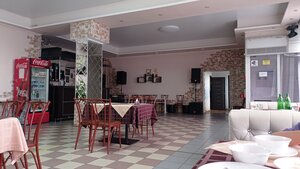 Колос (ulitsa Kravchenko No:3), kafe  Suhiniçi'den