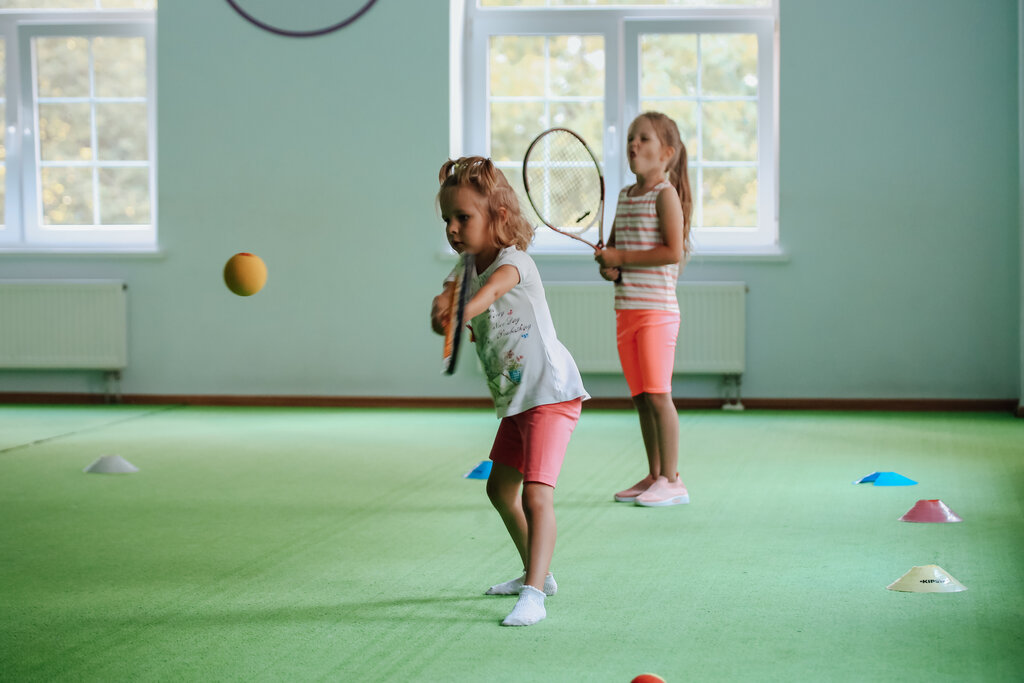Tenis kulüpleri ve kortları First Steps in Tennis, Koroliov, foto