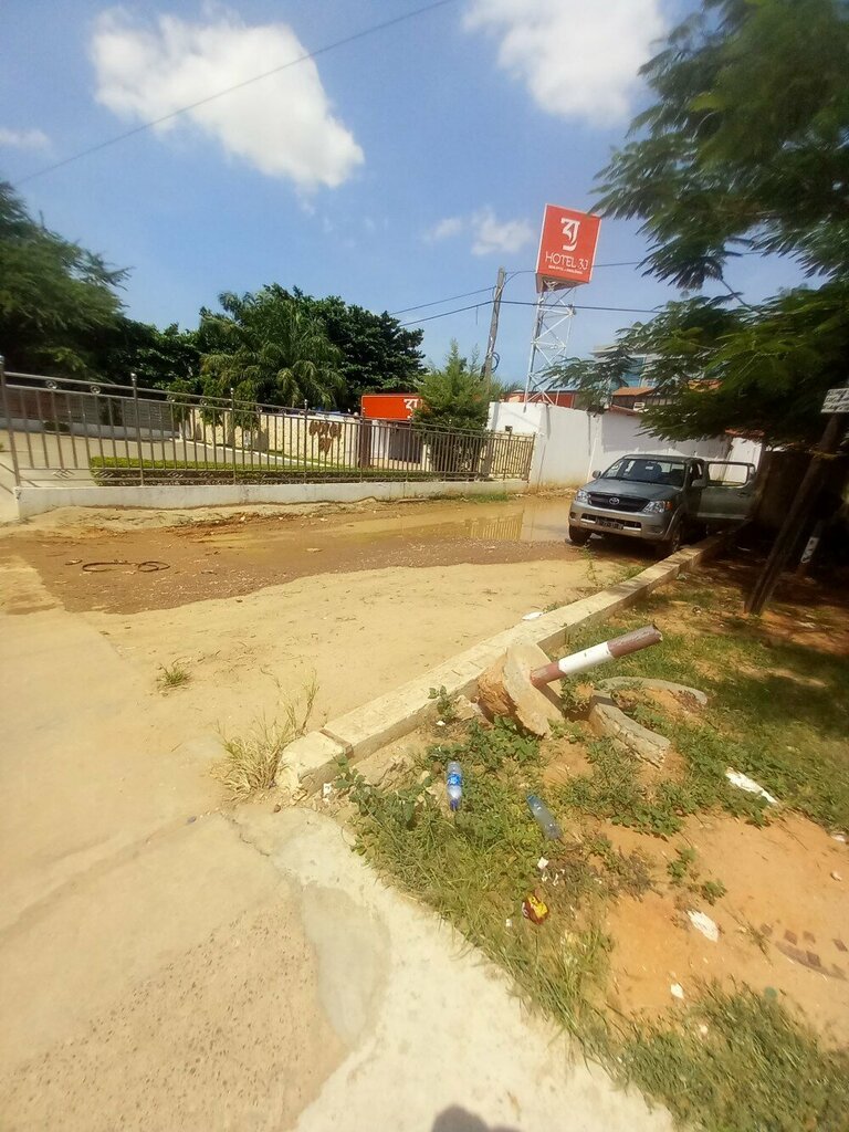 Otel 3j, Loanda, foto