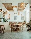 White (7, Sa'd Bin 'Ubadah Street, E20-01, Abu Dhabi), kafe
