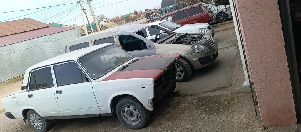 Oto kaporta U dydi Vani, Balakovo, foto