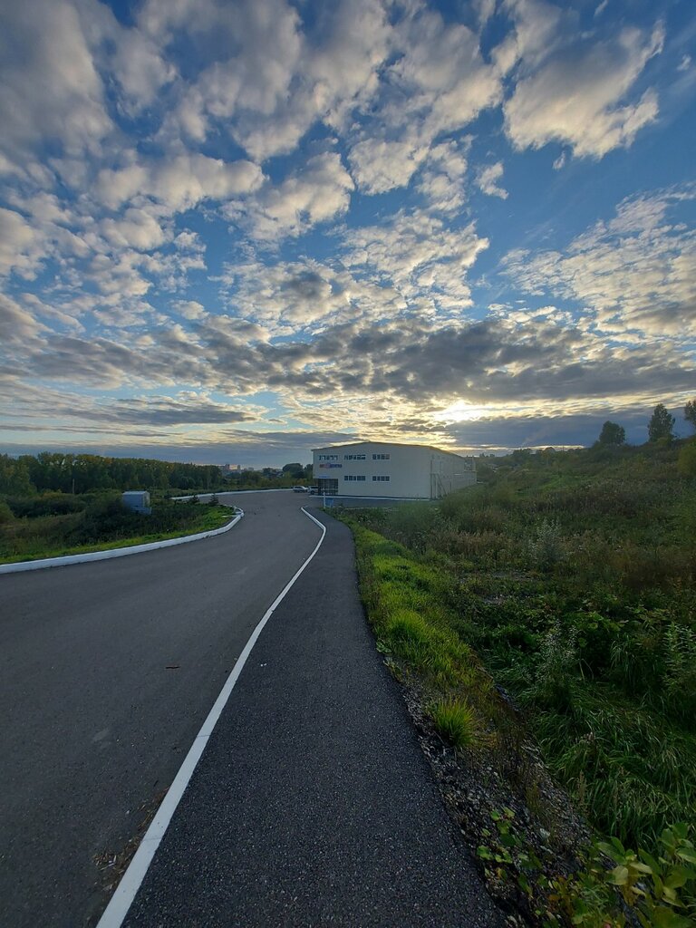 Otomobil yedek parçaları Avtodesyatka, Tomsk, foto