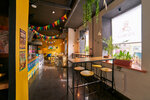 7 Spices Street Food (Sredniy Vasilyevskogo Ostrova Avenue No:13), kafe  Saint‑Petersburg'dan
