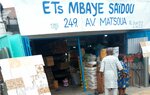 Mbaye saïdou (Brazzaville, Commune de Bacongo), yapı malzemeleri pazarı  Brazzaville'den