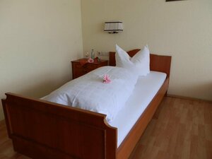 Landhotel Loewen (Baden-Württemberg, Schwarzwald-Baar-Kreis, Kommentalstraße, 2), otel  Baden‑Wurttemberg'den