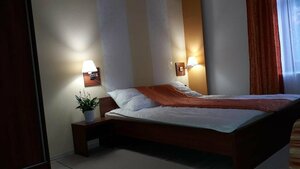 Diána Apartmanház (Rákóczi Utca 80,8360 Keszthely,), otel  Keszthely'den