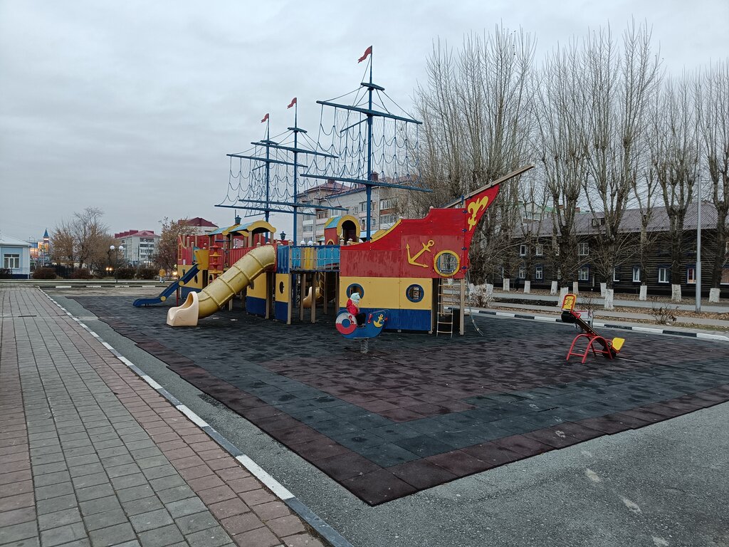 Oyun alanı Playground, İşim, foto