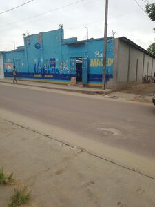 Bar dansing Macedo (Brazzaville, Commune de Bacongo, Rue Mbiemo Bacongo), bar  Brazzaville'den