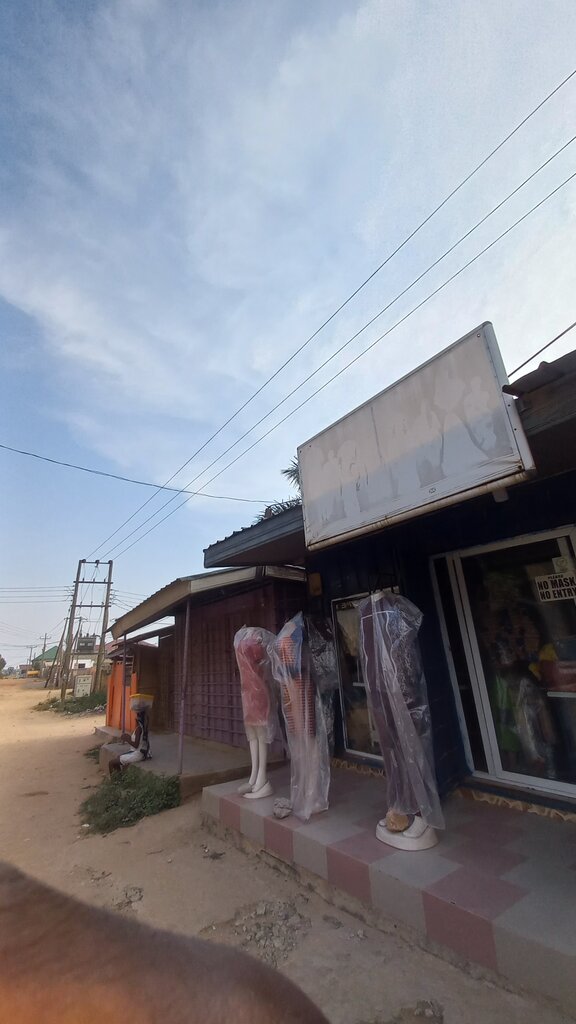 Giyim mağazası Revival Anointed, Dünya, foto