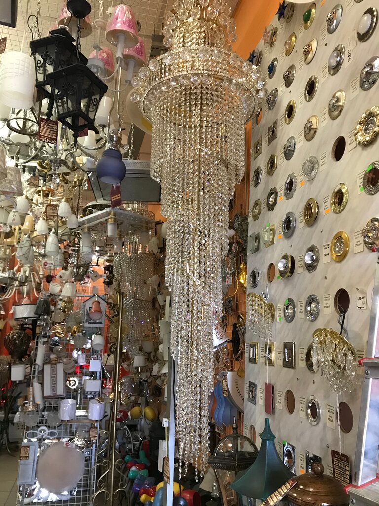 Lamba ve avize mağazaları Mr. Luster, Saint‑Petersburg, foto