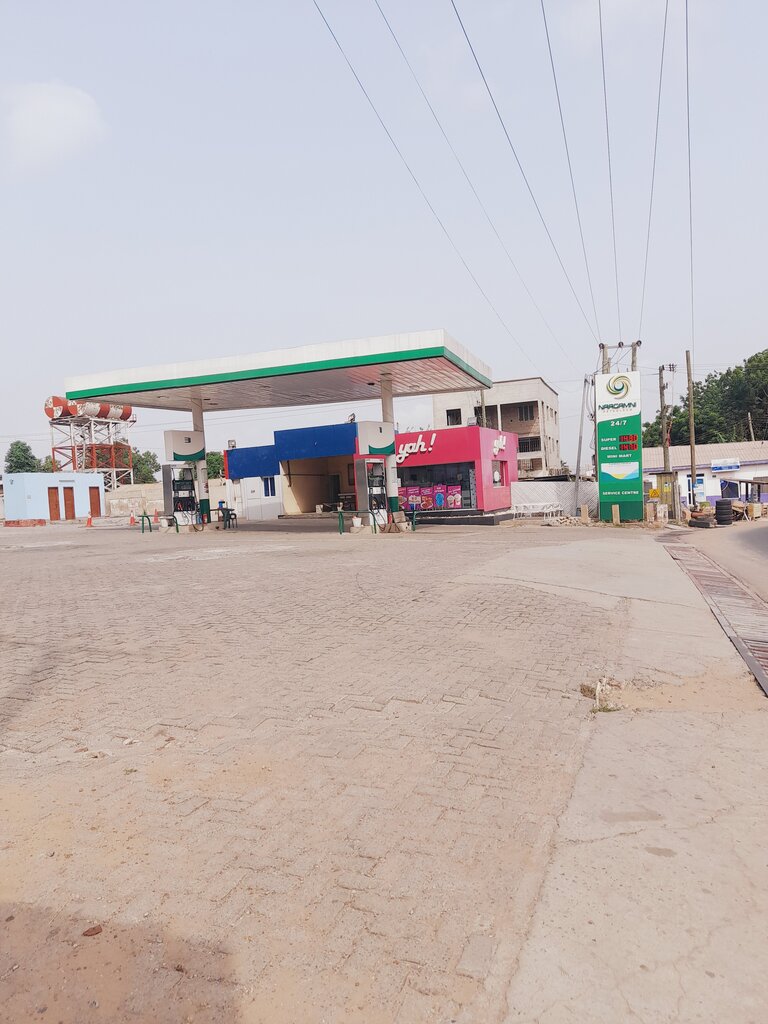 Benzin istasyonu Naagamni, Akra, foto
