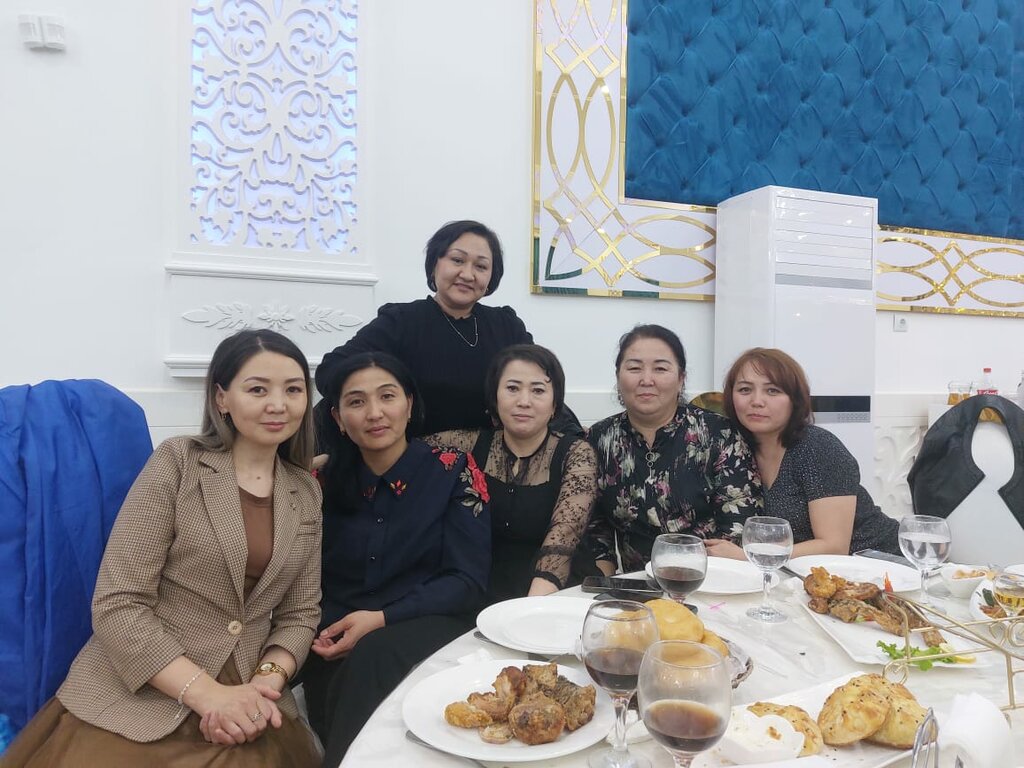 Düğün, toplantı salonu Ertis, Almatı eyaleti, foto